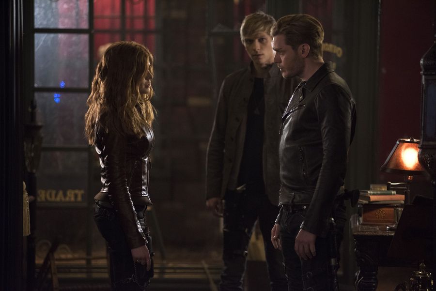 Shadowhunters: The Mortal Instruments - A Dark Reflection (S02E17 ...
