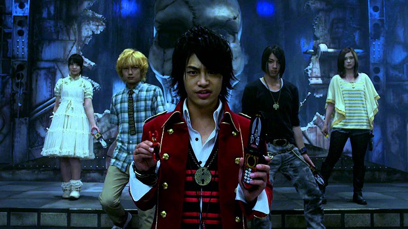 Kaizoku Sentai Gokaiger the Movie: The Flying Ghost Ship (2011) | ČSFD.cz