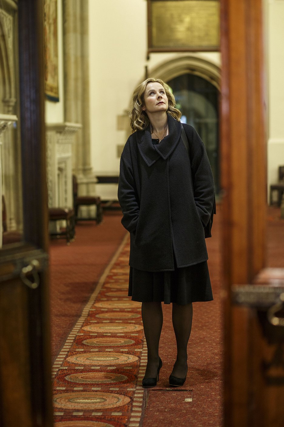 Ulička Apple Tree Yard - Epizoda 1 (E01) (2017) | ČSFD.cz