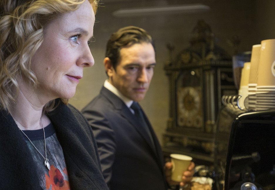 Ulička Apple Tree Yard - Epizoda 1 (E01) (2017) | ČSFD.cz