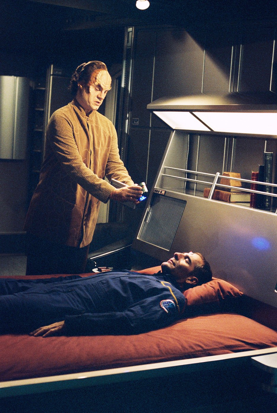 Star Trek: Enterprise - Na radu lékaře (S03E16) (2004) | ČSFD.cz