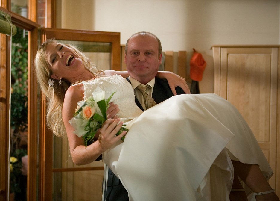 Horákovi - Už se vzali! (S01E01) (2006) | ČSFD.cz