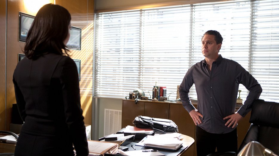 Newsroom - Větší hlupák (S01E10) (2012) | ČSFD.cz