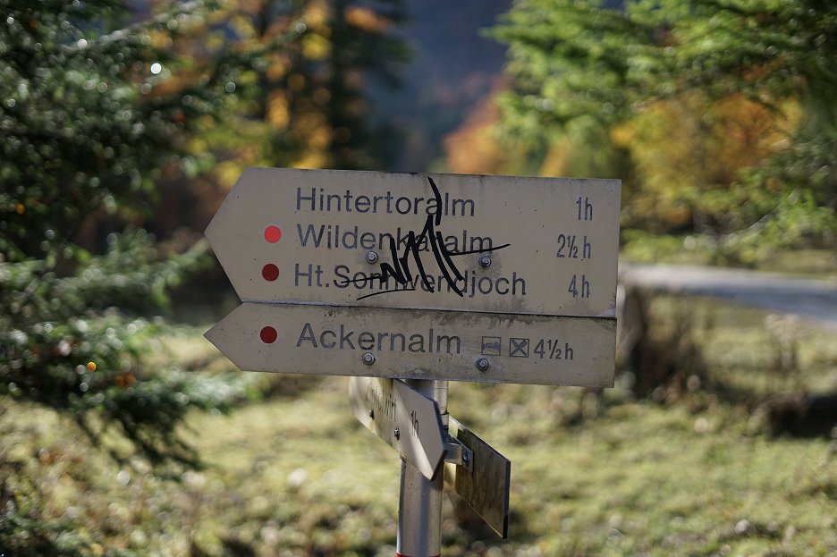 5vor12 - Die Einrichtung (E02) (2017) | ČSFD.cz