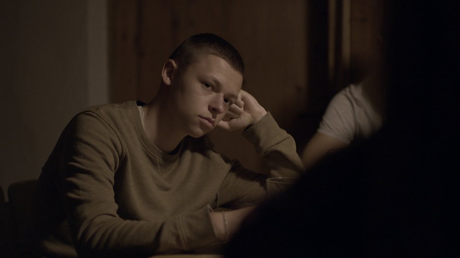 5vor12 - Kaltes Wasser (E13) (2017) | ČSFD.cz