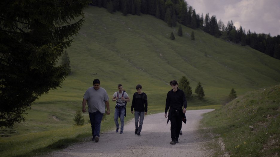 5vor12 - Kaltes Wasser (E13) (2017) | ČSFD.cz