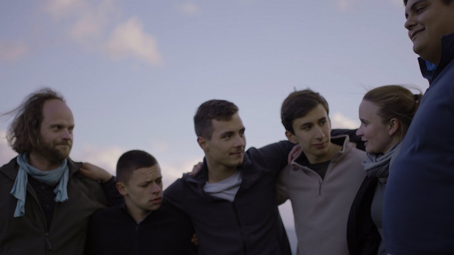 5vor12 - Ganz Oben (E21) (2017) | ČSFD.cz