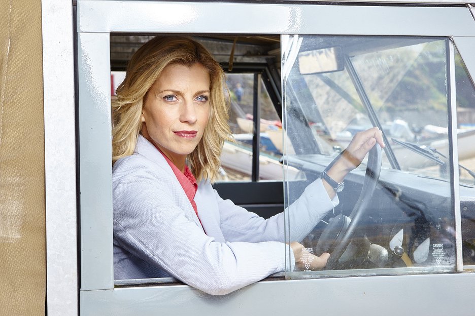 The Coroner - The Deep Freeze (S01E09) (2015) | ČSFD.cz