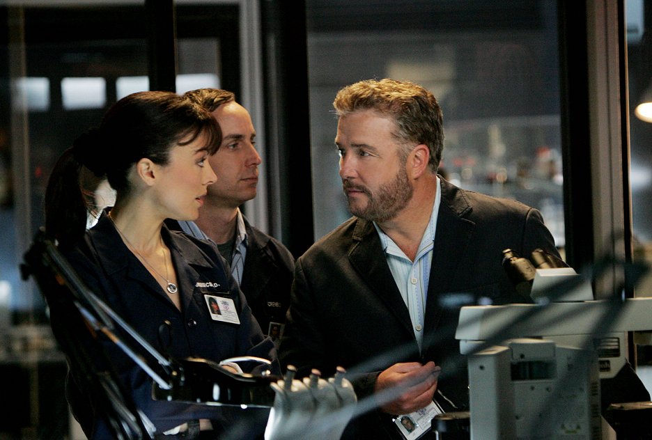 Kriminálka Las Vegas - Tisíc dnů na zemi (S08E13) (2008) | ČSFD.cz