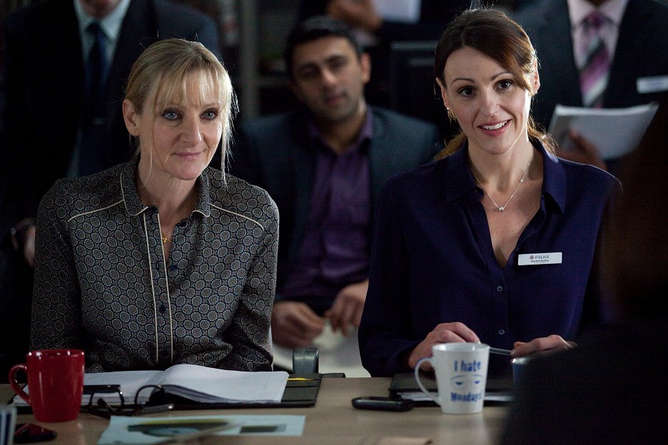 Scott and Bailey - Witness (S03E05) (2013) | ČSFD.cz