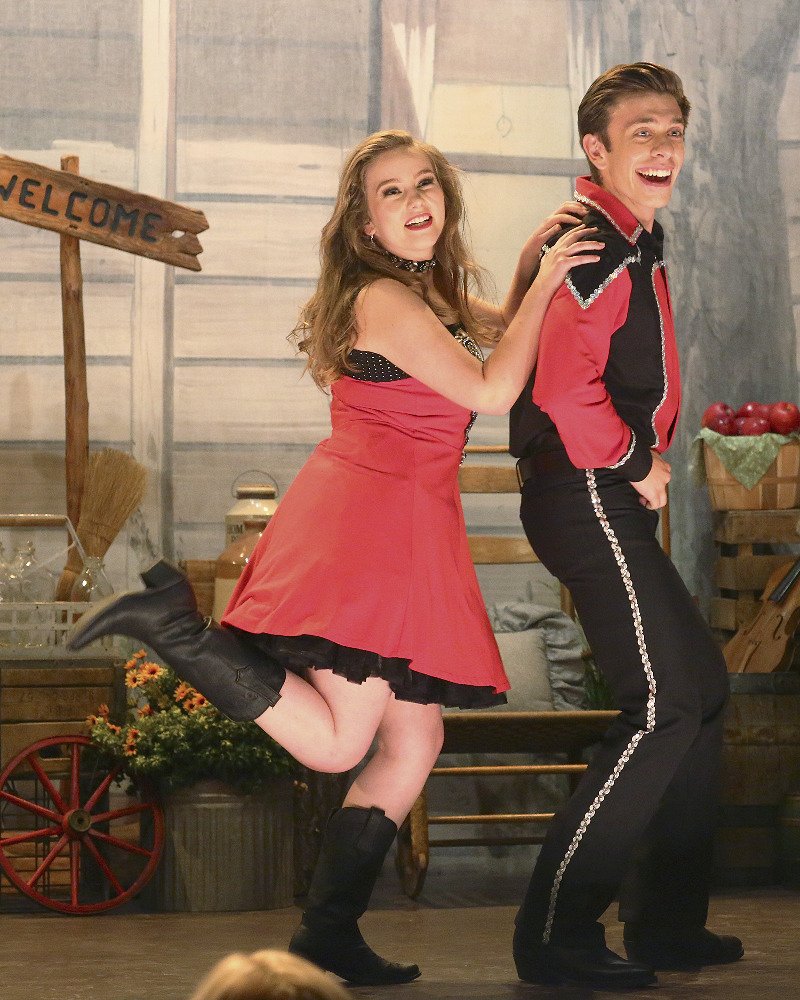 Taká obyčajná rodinka - The Core Group (S08E01) (2016) | ČSFD.sk