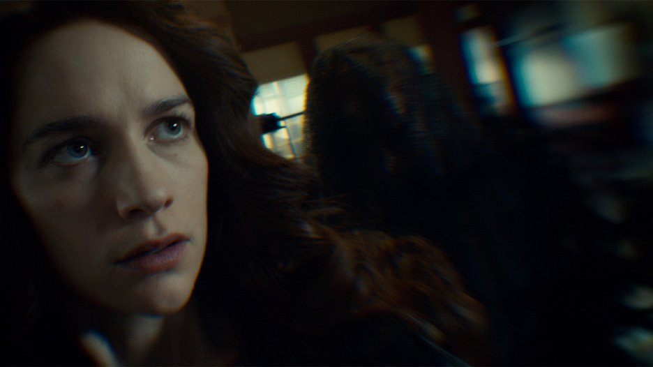 Wynonna Earp - Whiskey Lullaby (S02E06) (2017) | ČSFD.cz