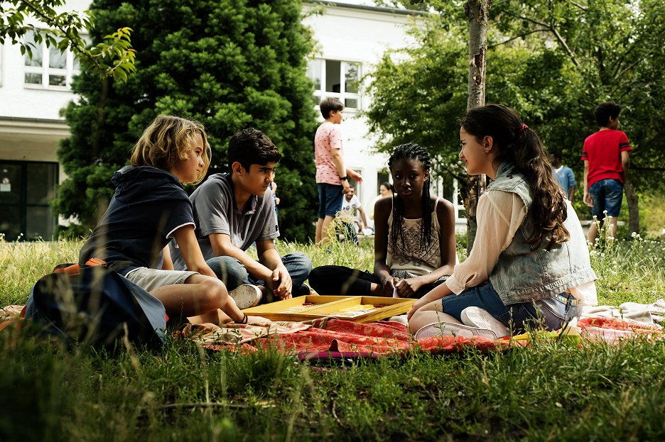 Dschermeni - Gegenüberstellungen (E05) (2017) | ČSFD.cz