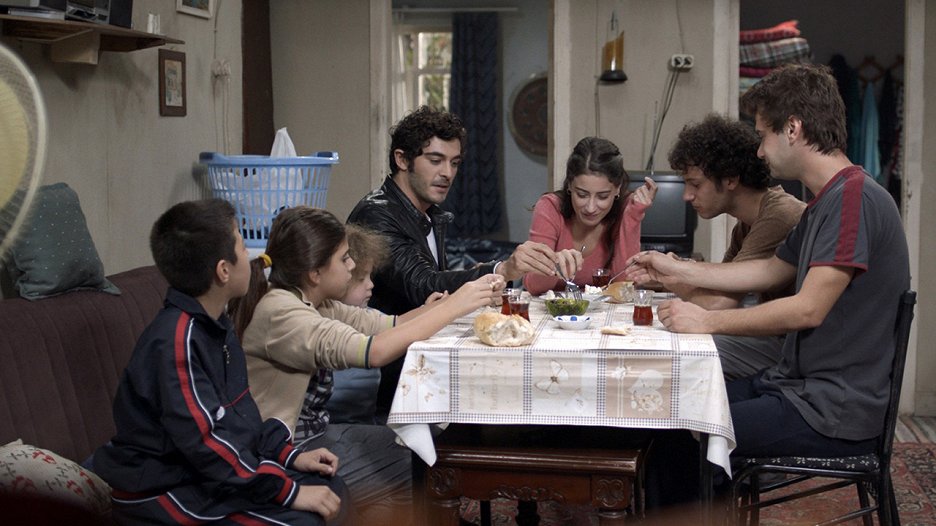 Bizim Hikaye - Episode 8 (S01E08) (2017) | ČSFD.cz