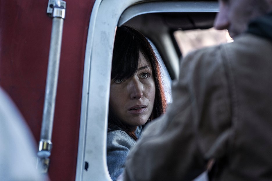 Outcast - Alone When It Comes (S02E07) (2017) | ČSFD.cz