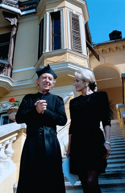 Hochwürden erbt das Paradies (1993) | ČSFD.sk