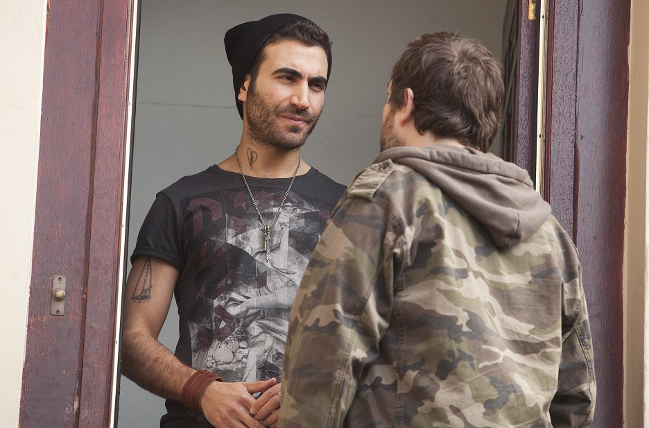 Uncle - Party Monster (S01E02) (2014) | ČSFD.cz