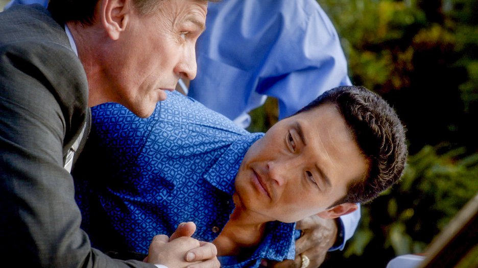 Havaj 5-0 - Spravedlnost pro všechny (S05E18) (2015) | ČSFD.cz