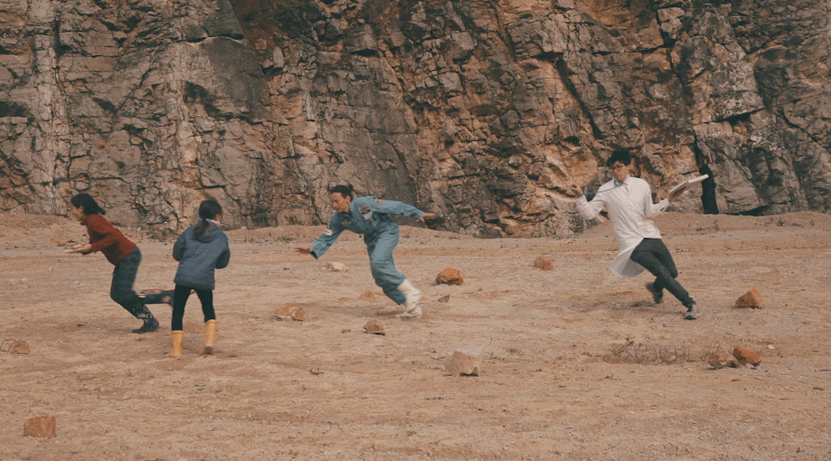 Haló? Je tam někdo? (2017) | ČSFD.cz