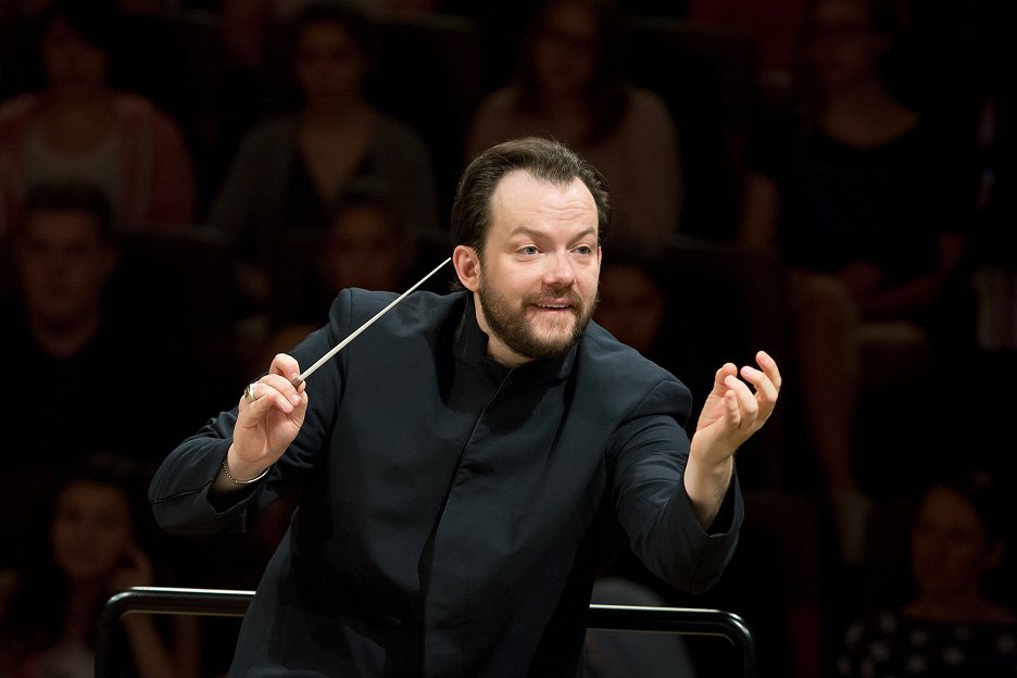 Andris Nelsons dirigiert Antonín Dvořák (2017) | ČSFD.cz