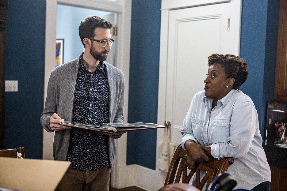 NCIS: New Orleans - End of the Line (S03E15) (2017) | ČSFD.cz