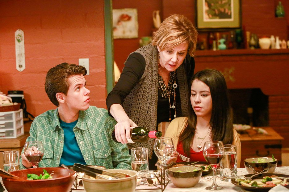 Fosterovi - Nevzdat se (S01E19) (2014) | ČSFD.cz