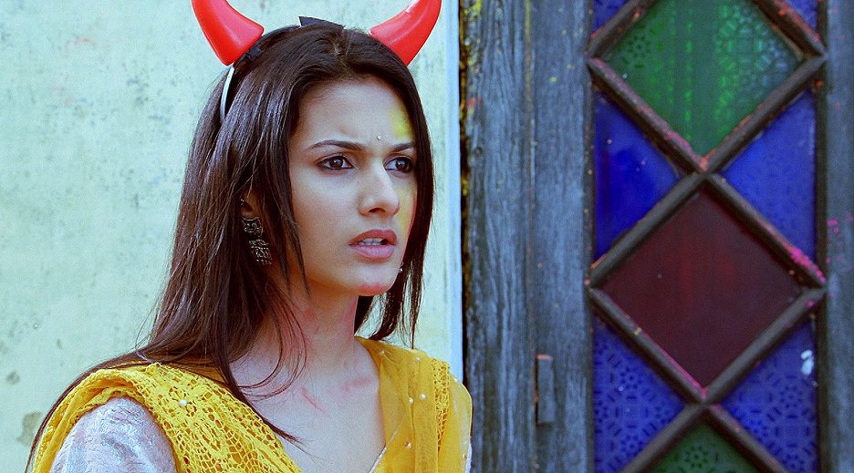 Issaq (2013) | ČSFD.cz