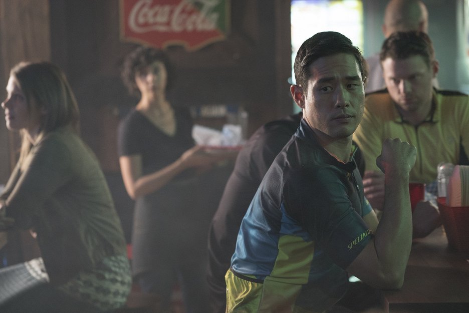 Tady a teď - Wake (E07) (2018) | ČSFD.cz