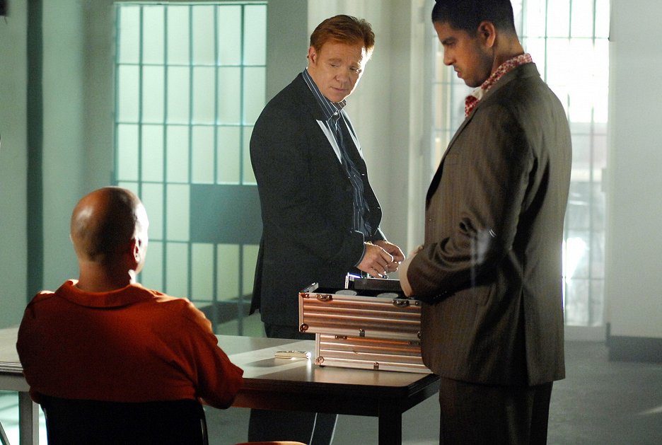 Kriminálka Miami - Naruby (S06E03) (2007) | ČSFD.cz