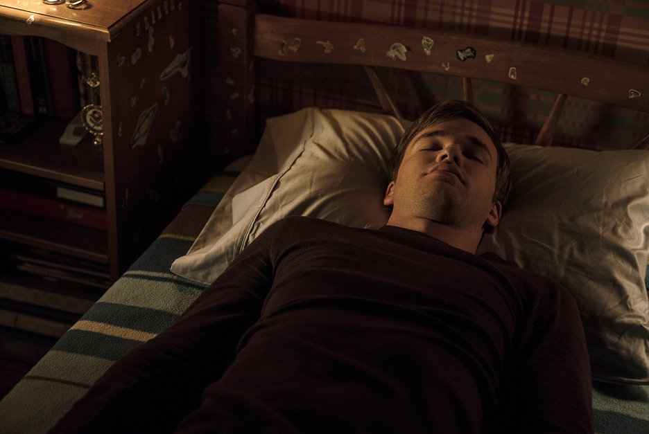 Z onoho světa - Into the Light (S01E10) (2017) | ČSFD.cz