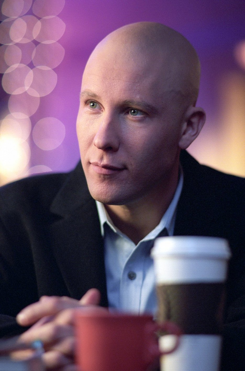 Smallville - Návštěvník (S02E18) (2003) | ČSFD.cz