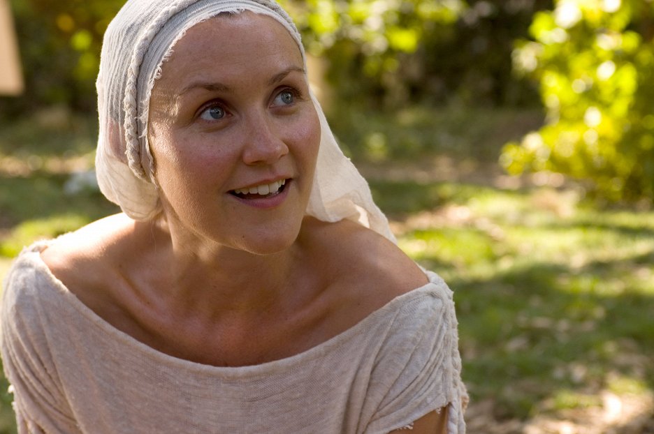 Esther Hall | ČSFD.cz