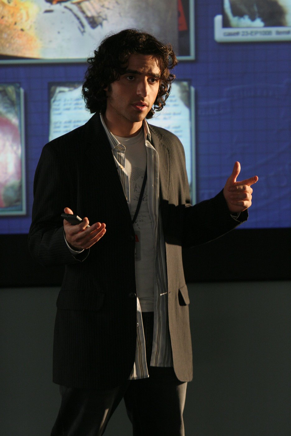 Vražedná čísla - Nájemný vrah (S02E05) (2005) | ČSFD.cz