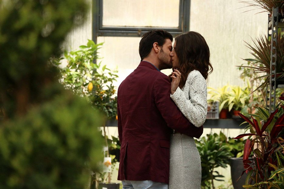 Beyaz Yalan (2015) | ČSFD.cz