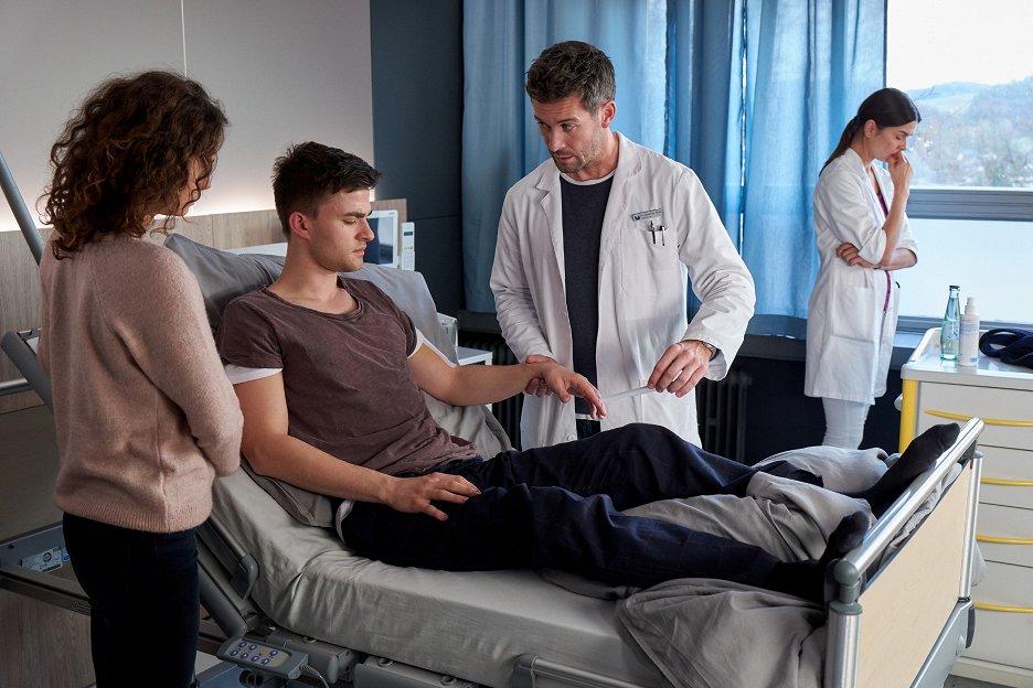 Lifelines - "L" wie Liebe (E07) (2018) | ČSFD.cz