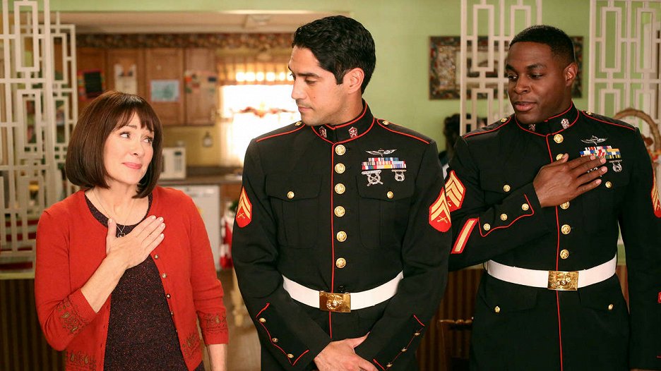 Průměrňákovi - Díkůvzdání IV (S04E08) (2012) | ČSFD.cz