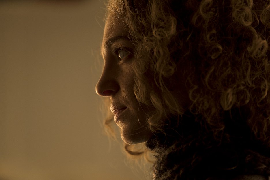 The Crossing - Hope Smiles from the Threshold (E09) (2018) | ČSFD.cz