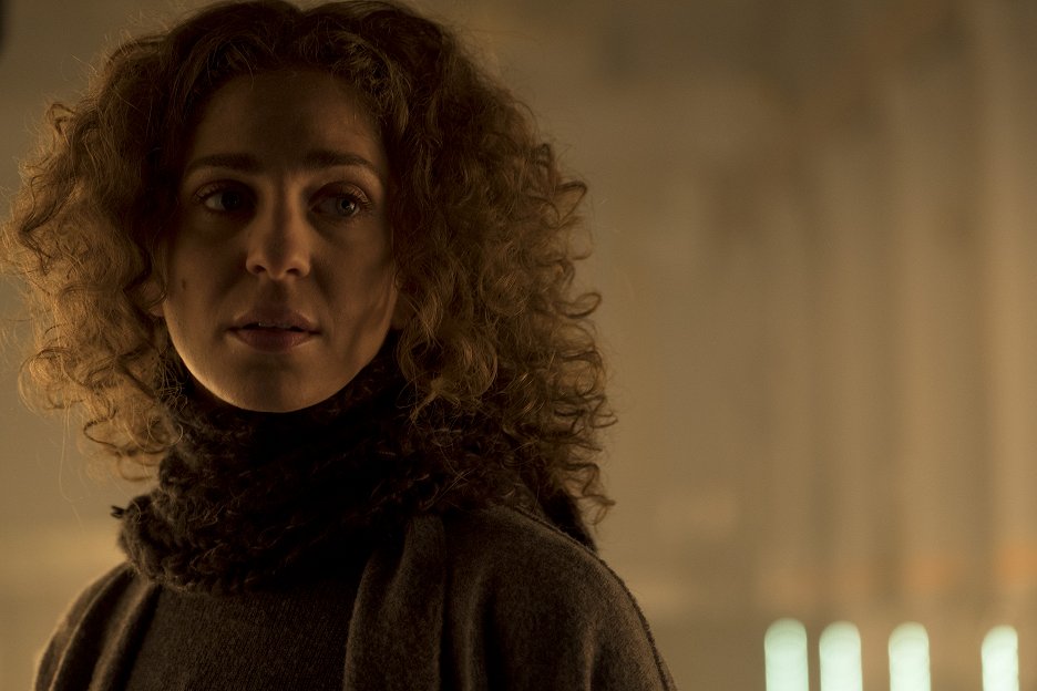 The Crossing - Hope Smiles from the Threshold (E09) (2018) | ČSFD.cz