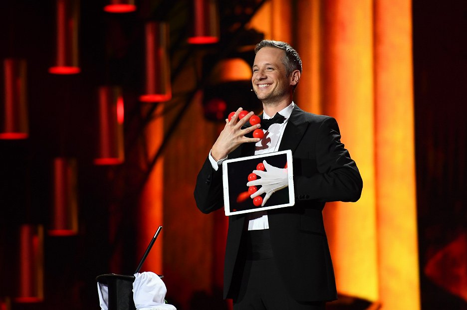 Simon Pierro live! (2017) | ČSFD.cz