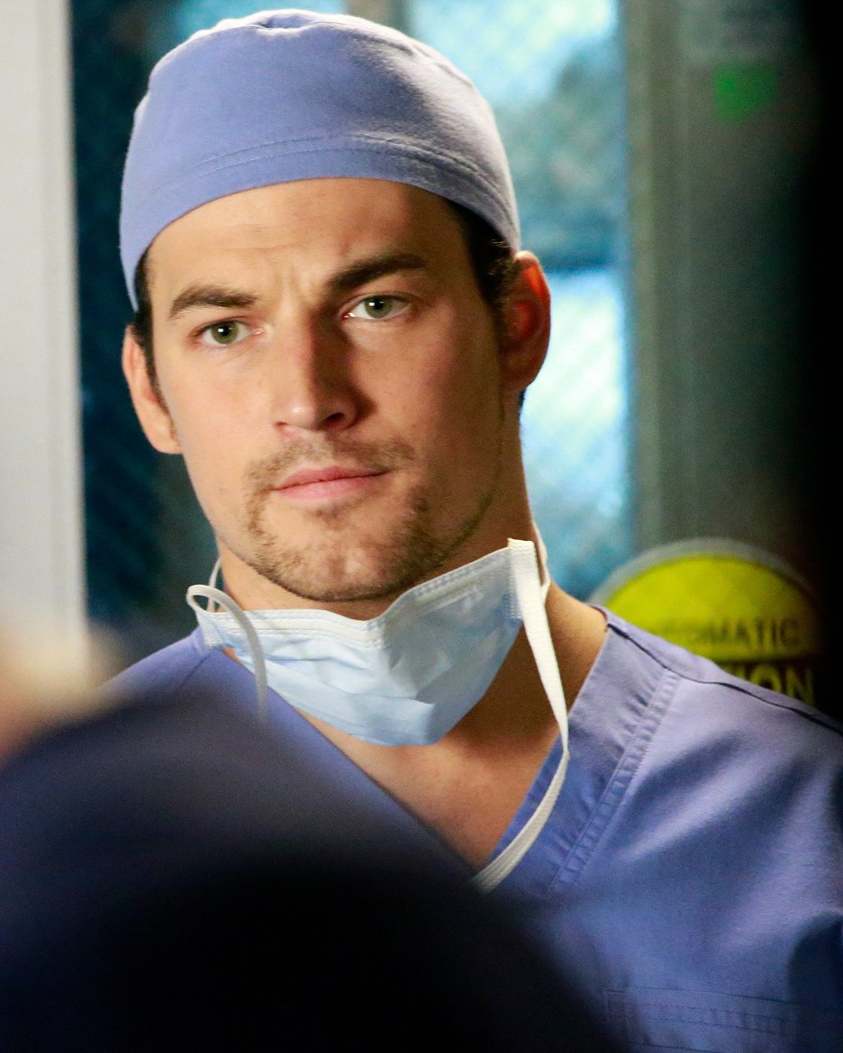 Grey's Anatomy - None of Your Business (S13E12) (2017) | ČSFD.cz