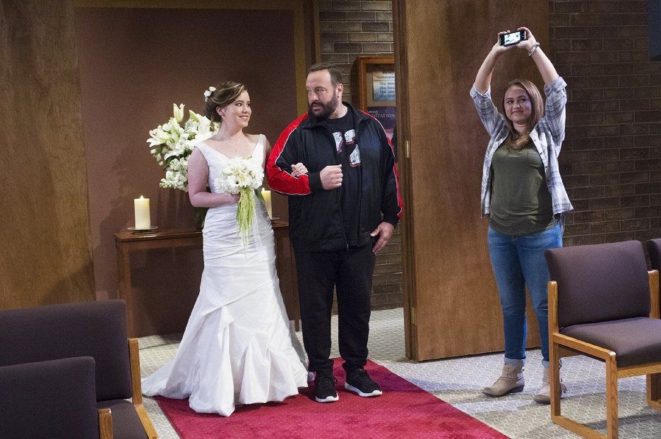 Kevin si počká - Civil Ceremony (S02E01) (2017) | ČSFD.cz