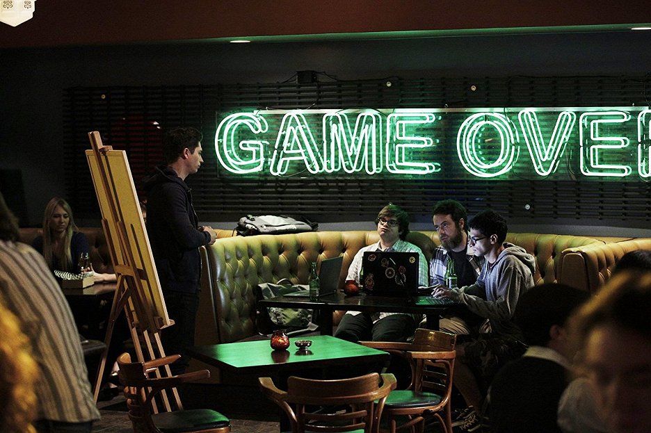 Betas - Pilot (E01) (2013) | ČSFD.cz