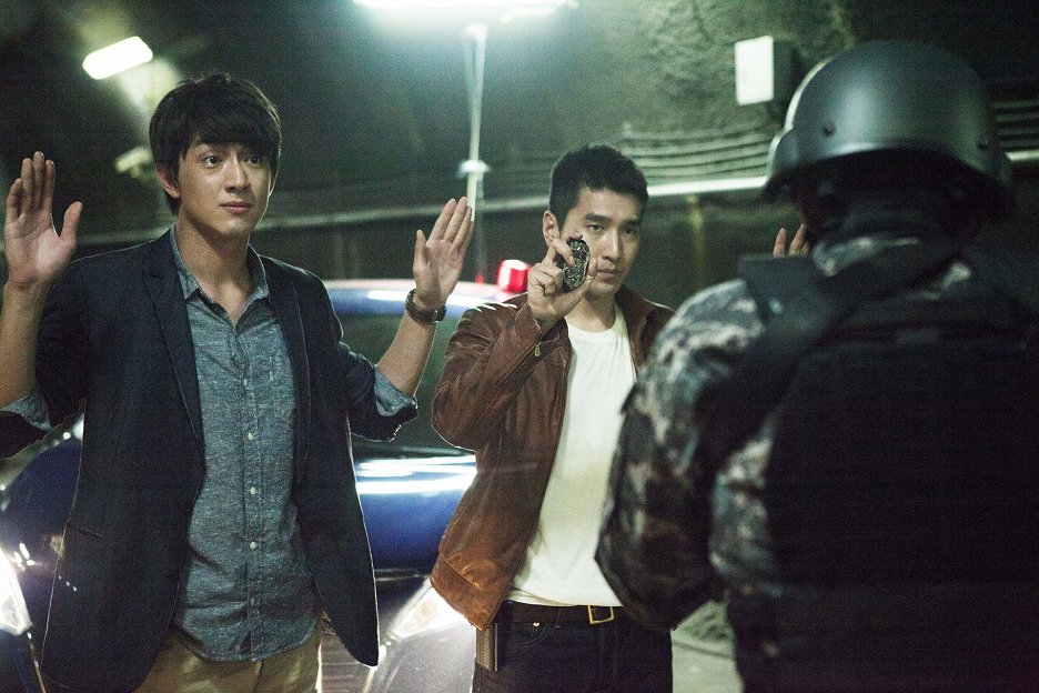 Black & White Episode 2: The Dawn of Justice (2014) | ČSFD.cz