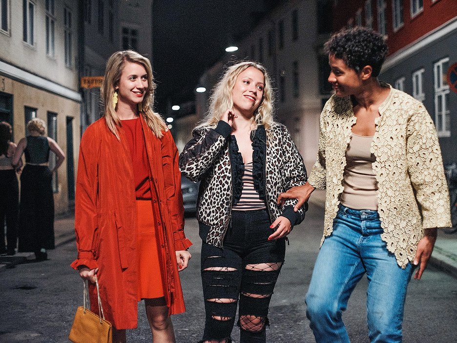 Perfekte steder - Season 1 (S01) (2017) | ČSFD.cz