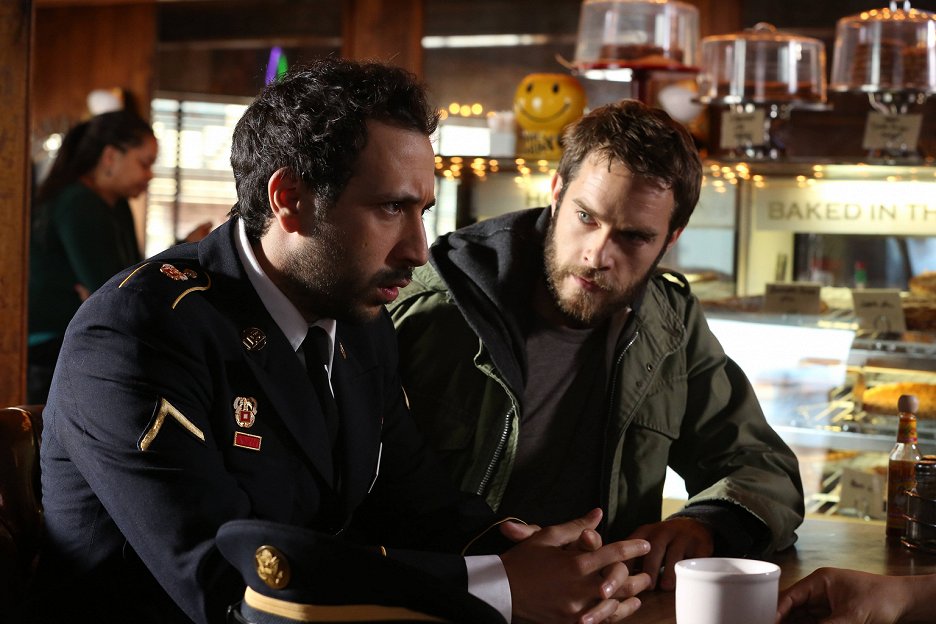 Nejsem do tebe blázen - Dokonale obyčejní lidé (S01E04) (2014) | ČSFD.cz