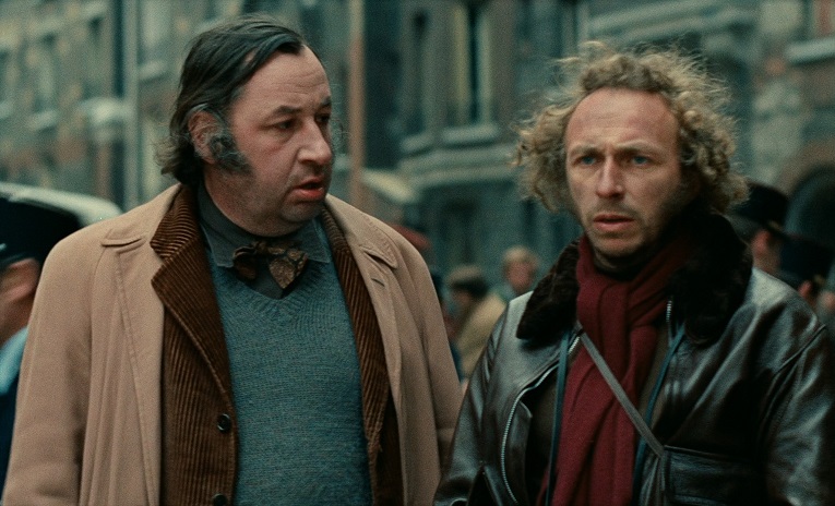 Mrak v zubech (1974) | ČSFD.cz