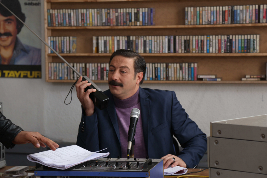Yeşil Deniz - Adam gibi ölcez (S01E19) (2015) | ČSFD.cz