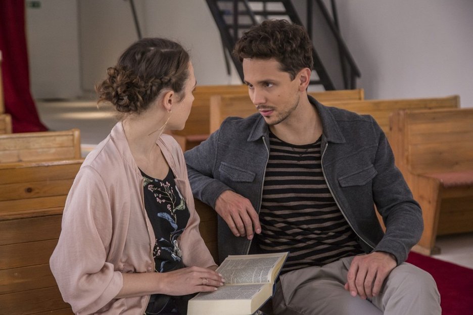 Tóth János - A csábítás iskolája (S02E07) (2018) | ČSFD.cz