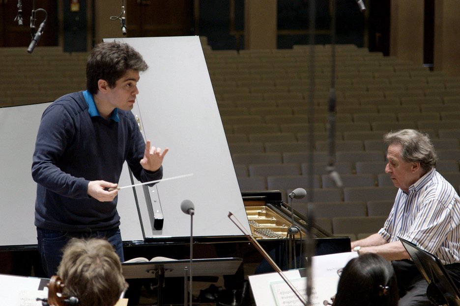 Brahms' Klavierkonzert Nr. 2 - Lahav Shani trifft Rudolf Buchbinder ...