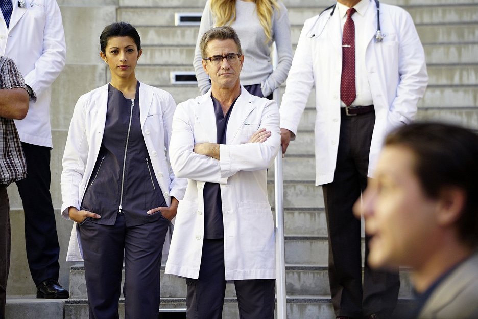 Pure Genius - Hero Worship (E10) (2017) | ČSFD.cz